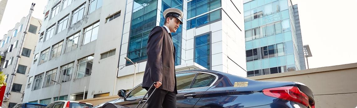 Best Luxury Car Rentals & Chauffeur Driven Cars in India | Avis India