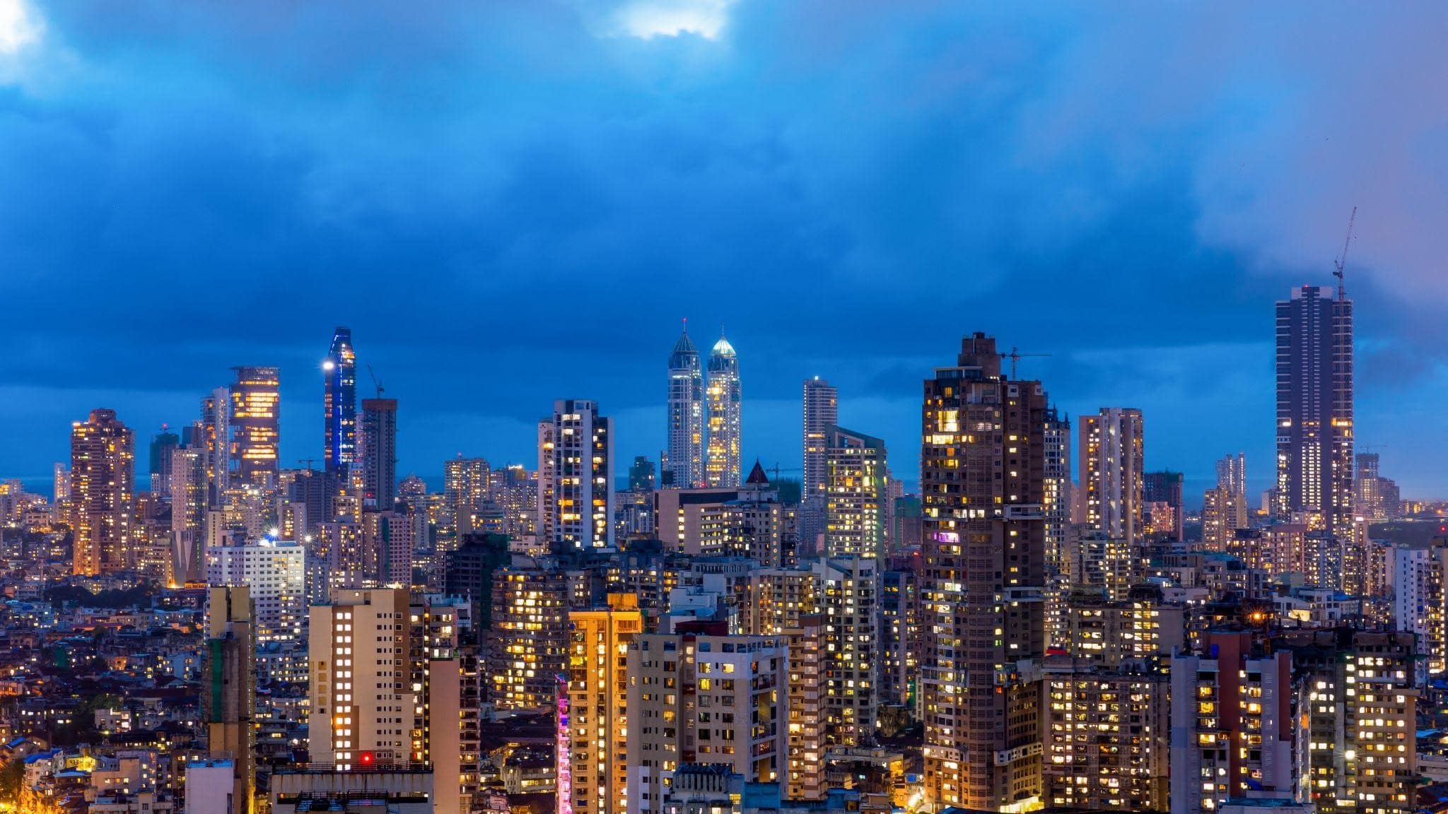 5 Useful Tips & Prices for Luxury Car Booking in Mumbai | Avis India